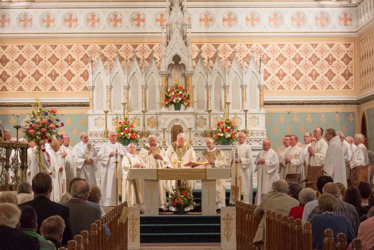 Cath-611-1024×685 | The Catholic Sun